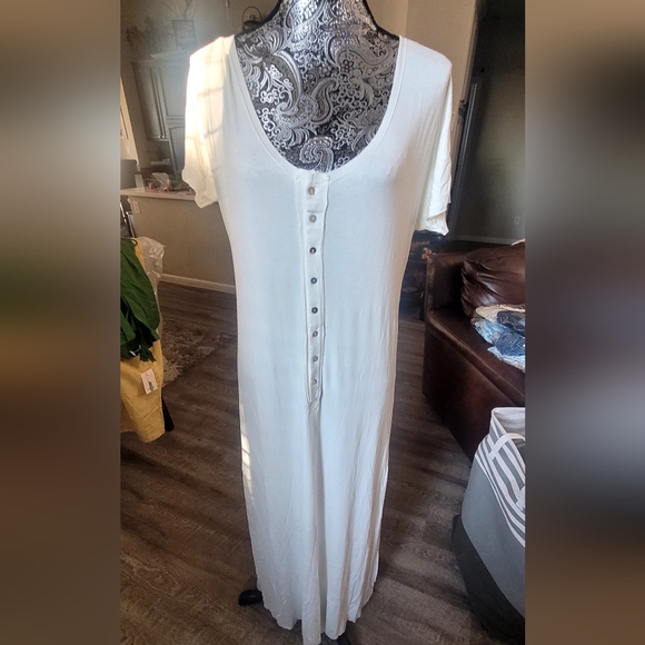 POL | Dresses | Pol Cream Maxi Dress P65 | Poshmark